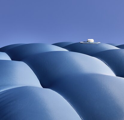 Inflatable Advertising Media & Inflatable Tents - Easy Set-Up | Mastertent®